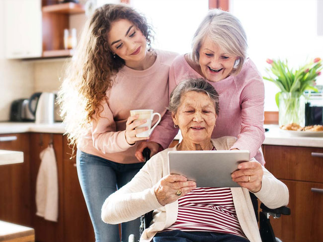 Helping The Elderly Use The Internet | The Great Care Company